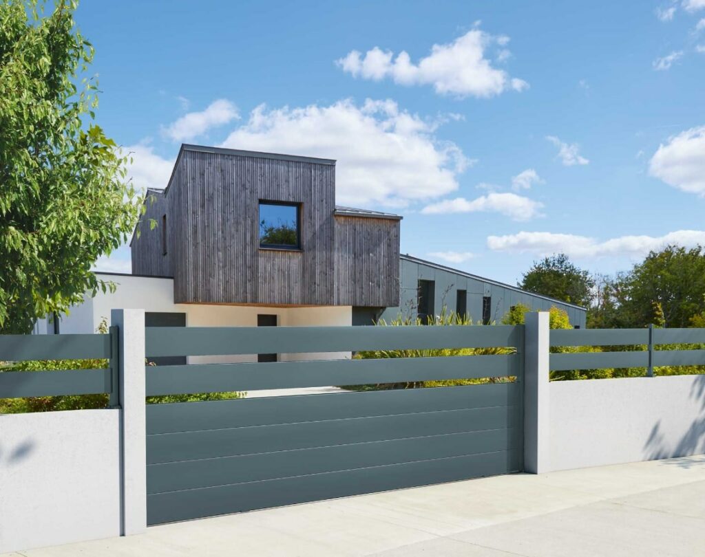 Portail coulissant Alu : sur mesure et fabriqué en France | Atlantem