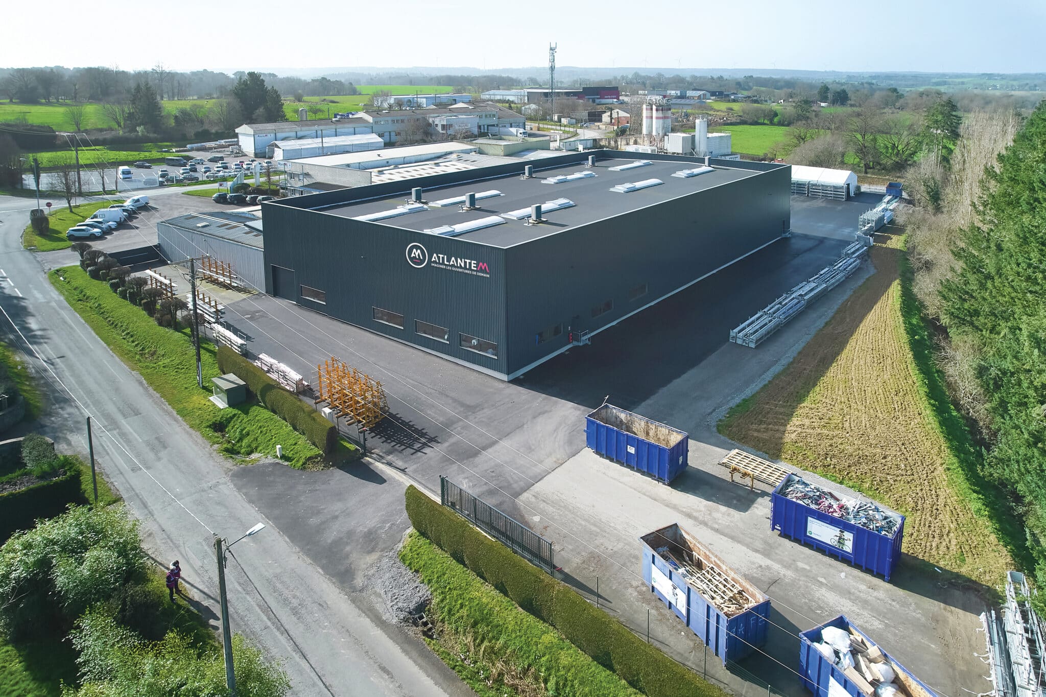 Portail Battant Alu : sur mesure et fabriqué en France | Atlantem